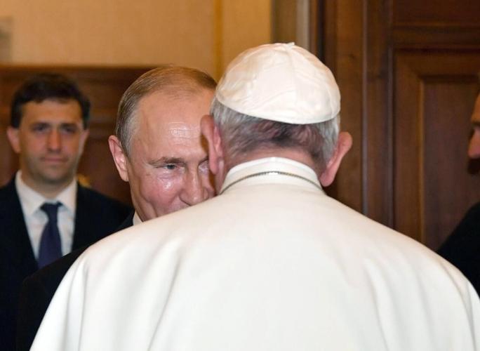 Pope makes personal appeal in remarkable Russia embassy trip