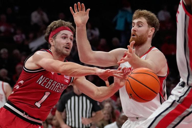 No. 10 Nebraska holds off Ohio State's late rally to remain unbeaten ...