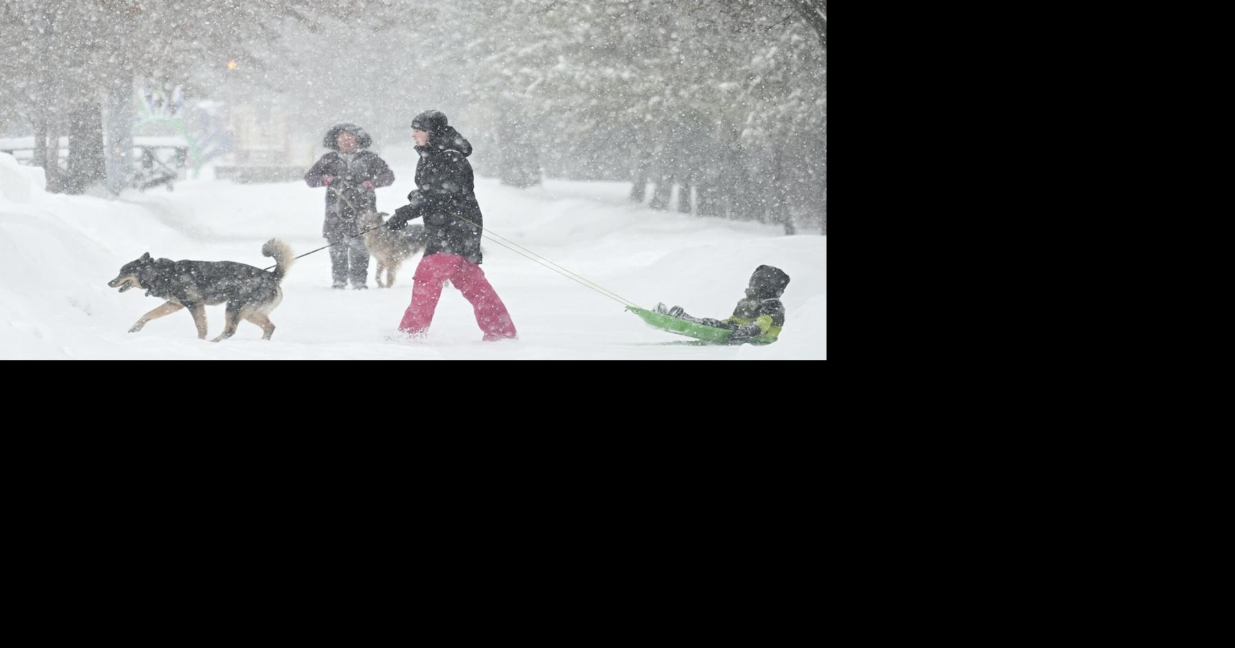 Storm moving into northern Ontario, Quebec to bring strong winds, heavy ...