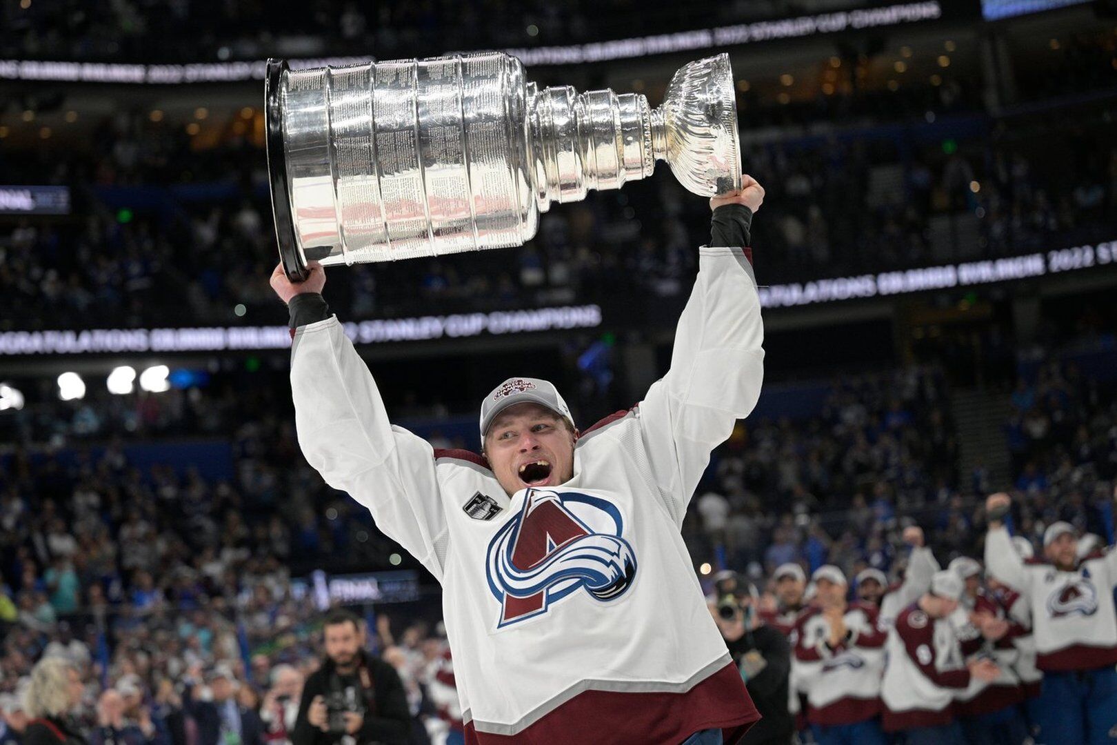 Erik Johnson retires after 17-season NHL career, highlighted by 2022 ...
