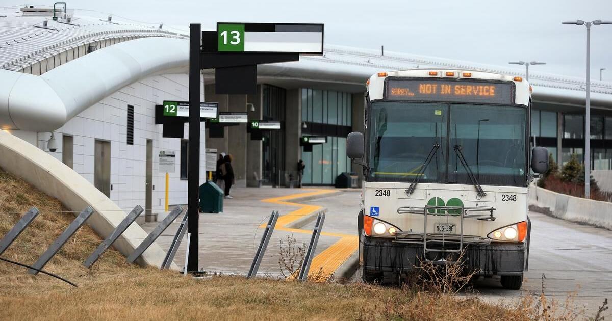 York students fume as ‘outrageous’ GO bus changes take effect, forcing ...