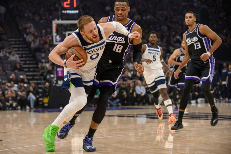 Kings take advantage of Timberwolves' 2nd straight collapse in 117-112 ...