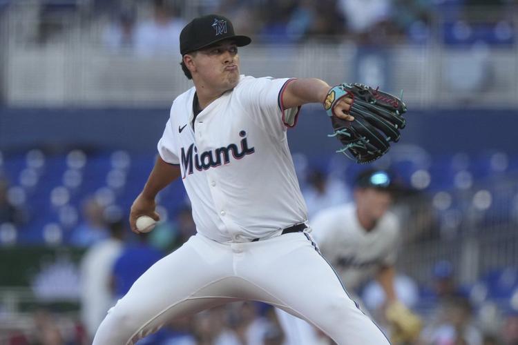 Freeman's bases-loaded triple helps Dodgers beat Marlins 10-1