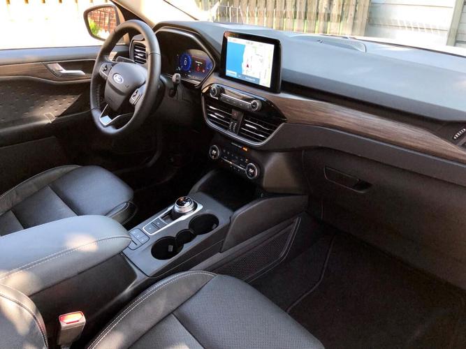 Ford Escape hybrid offers ‘just right’ size and fuel-sipping savings