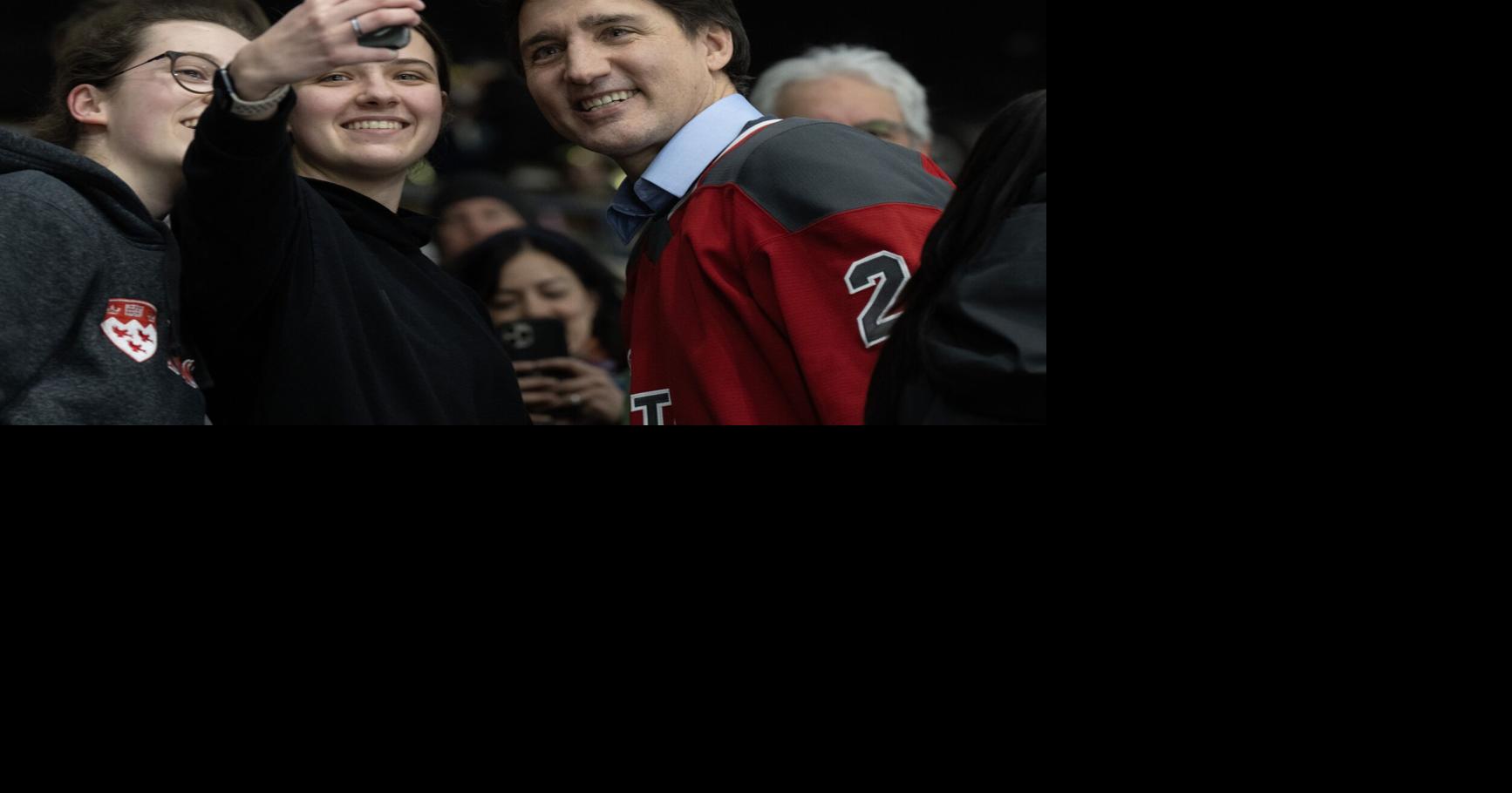 Justin Trudeau works to unite Liberals after call for review
