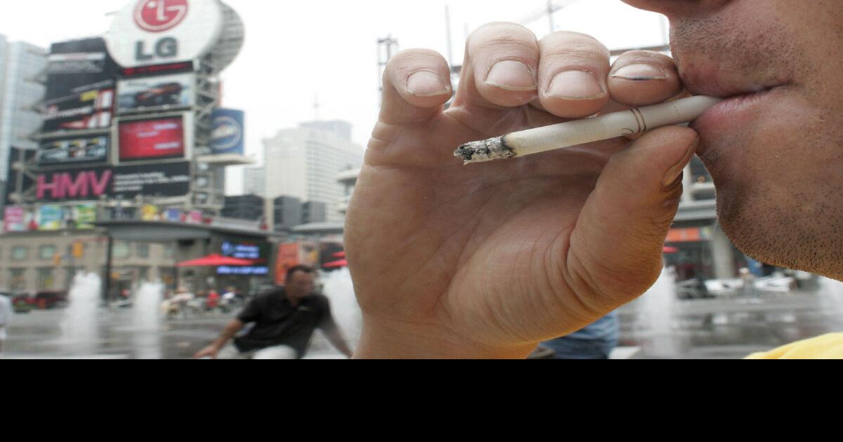 Toronto to look at expanding outdoor smoking ban now aimed at playgrounds