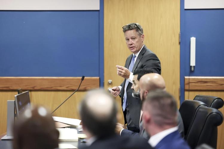 Georgia judge rules that Sidney Powell and Kenneth Chesebro can be ...