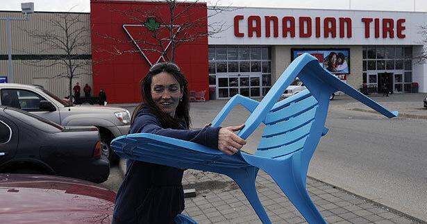 Canadian Tire bucks trend