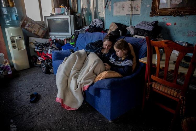 Spain: Snow adds to misery in Madrid slum area without power