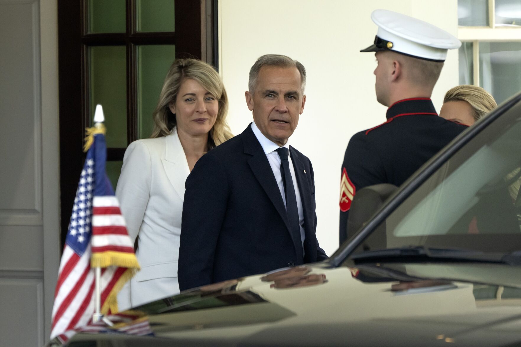 Mark Carney meeting with Donald Trump at the White House