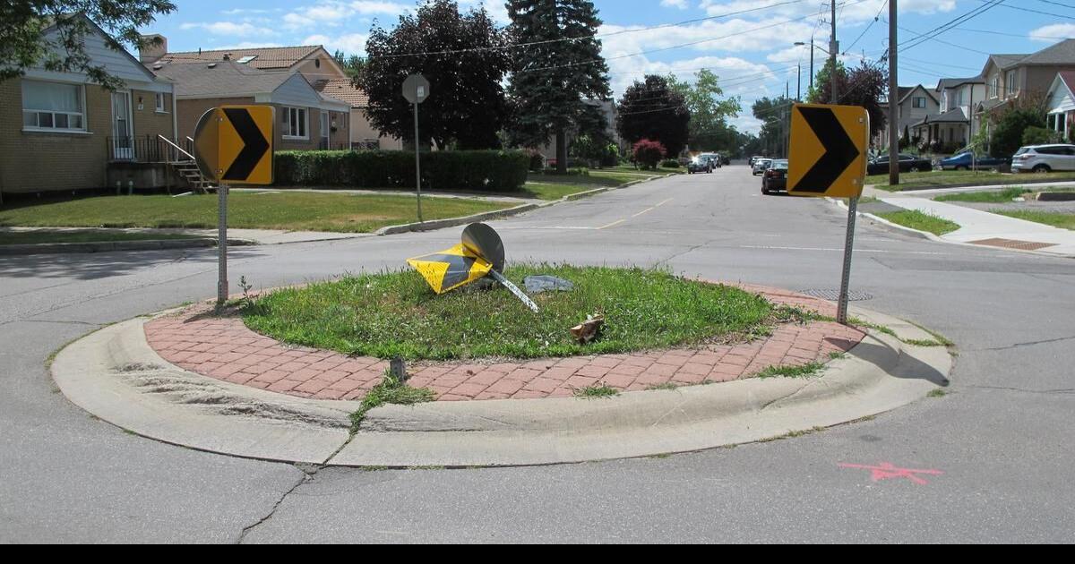 Rare Toronto roundabout a challenge for dozy drivers: The Fixer
