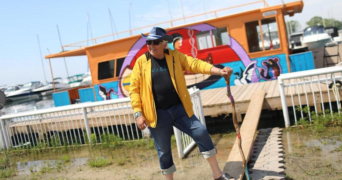 Why the otter is better than the beaver and other Canada Day lessons ...