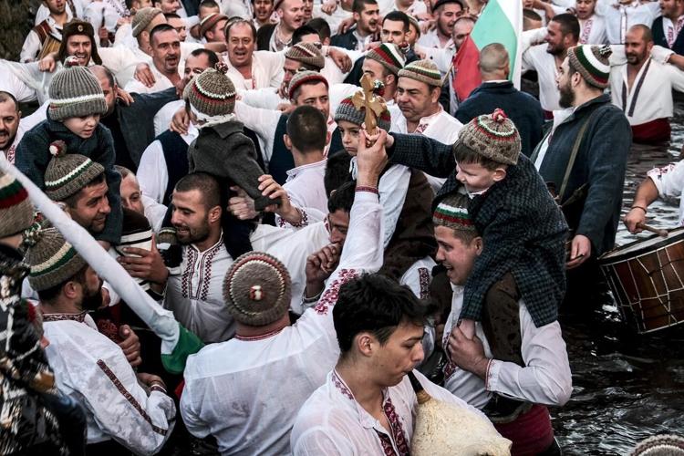 Bulgarians celebrate Epiphany with traditional rituals