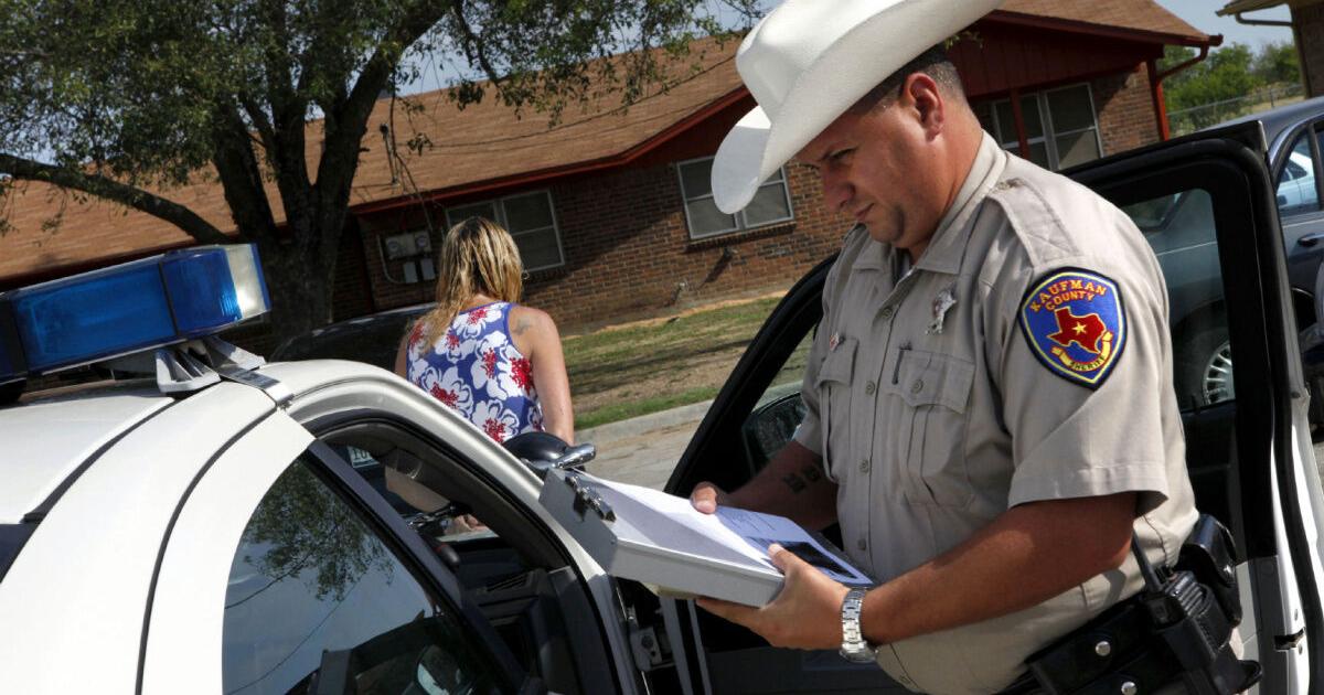 Texan town says goodbye to its police force