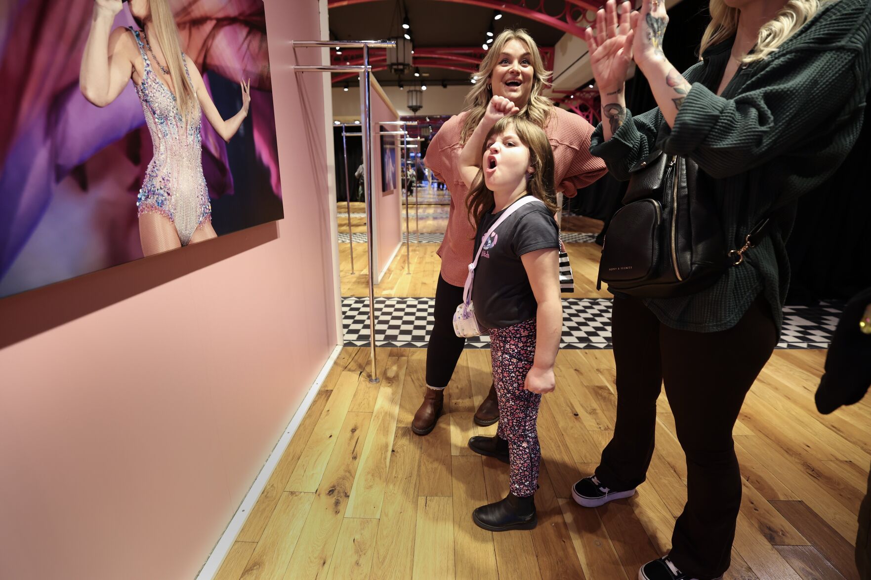 Taylor Swift in Toronto: A decade of Swiftie photos on display by local ...