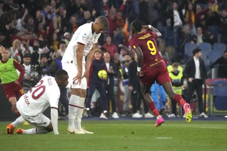 Roma and Milan draw 1-1 after goals in stoppage time