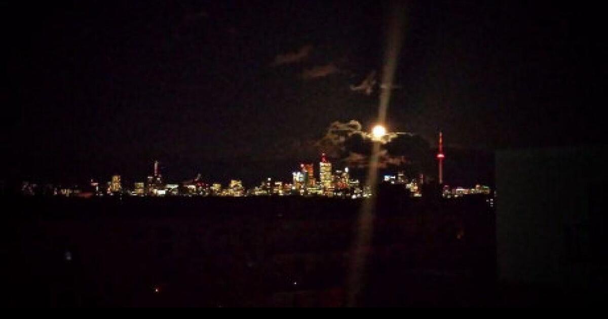 Toronto power outage caused by two power lines connecting