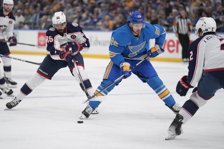 Blue Jackets win 4th straight for first time this season, beat Blues 2-1