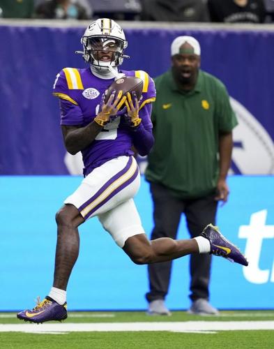 Nussmeier throws for 304 yards and 3 TDs as LSU beats Baylor 44-31 in ...