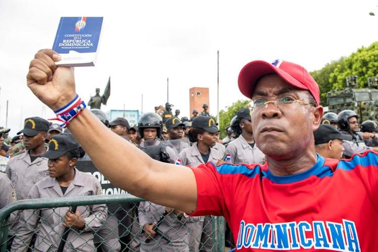 Dominican Republic mulls constitutional change amid protests