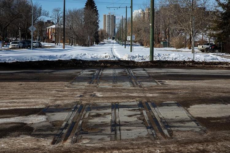 Edmonton rolls out ‘groundbreaking’ pedestrian-friendly rebuild for ...