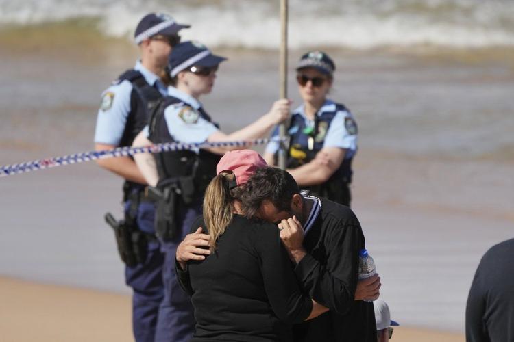 Shark kills beachgoer near Sydney