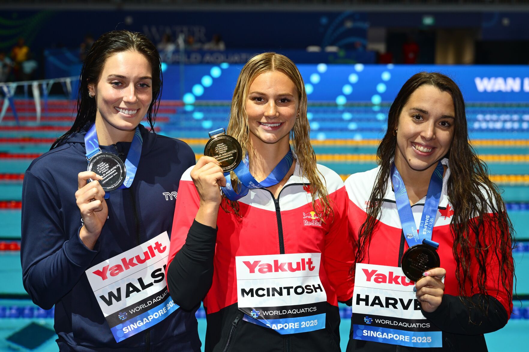Summer McIntosh wins 2nd gold at swimming world championship