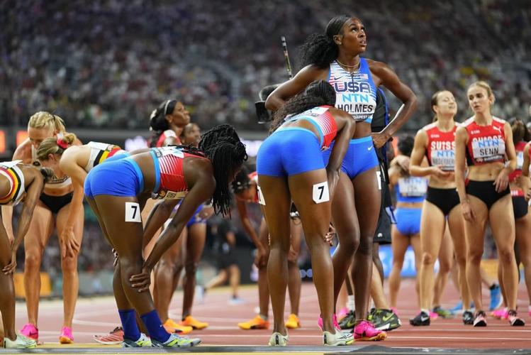 US women DQ'd from 4x400 relay at worlds due to faulty baton exchange