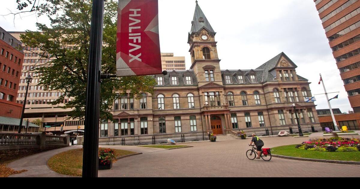 Halifax report suggests turning Barrington lane into active pathway