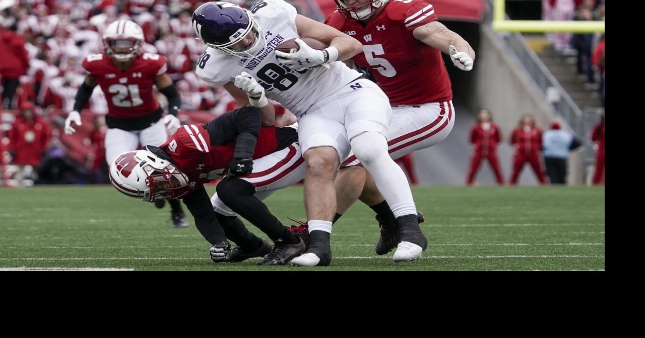Allen’s big day helps No. 20 Wisconsin rip Northwestern 35-7