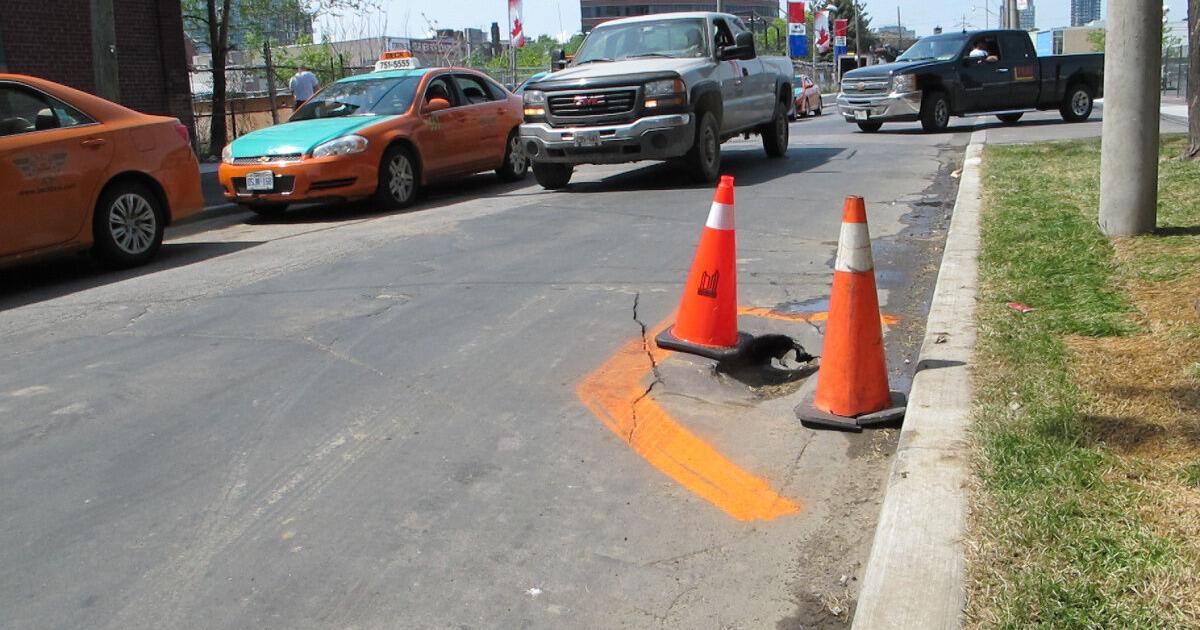 Sinkhole and taxis put the squeeze on Trinity St.: Fixer