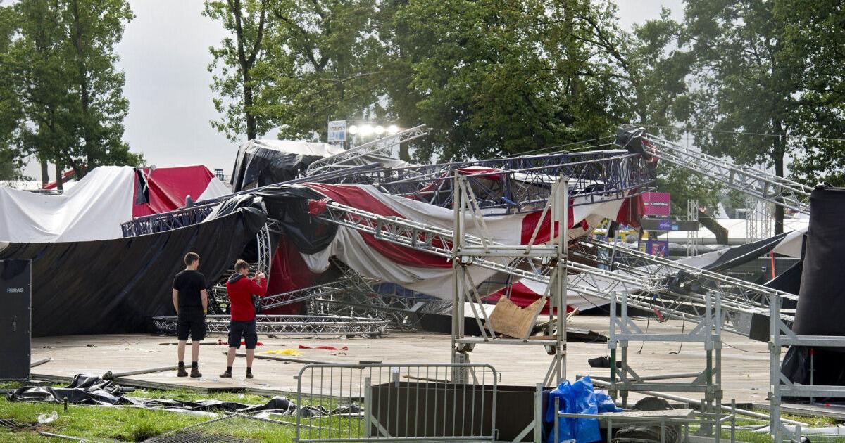 Why are outdoor musical stages collapsing?