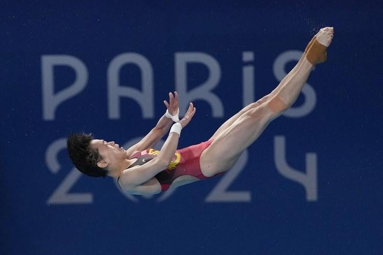 China's Quan Hongchan, Chen Yuxi lead the way in Olympic 10-meter diving