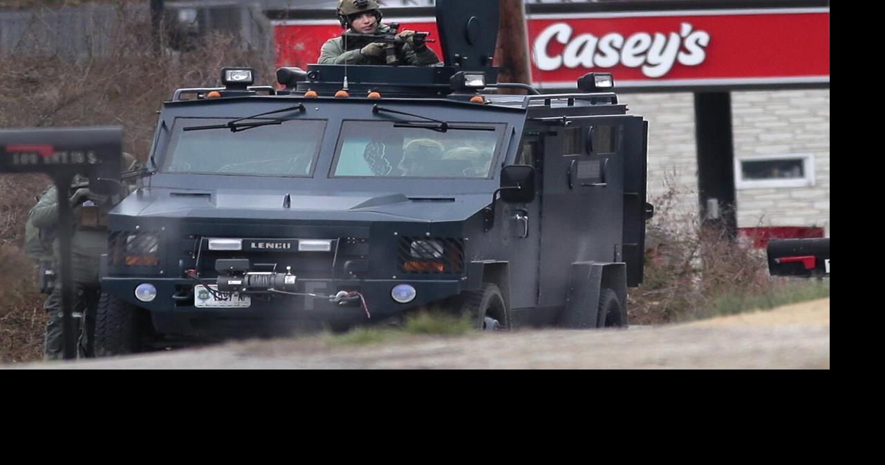 Suspect caught in shooting that left 1 officer dead, 1 hurt