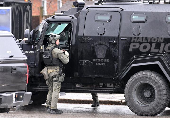 Officer shot in Welland, Ont., released from hospital, shelter in place ...