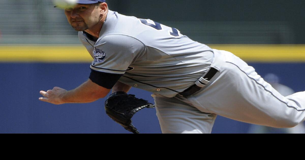 MLB: Ex-outfielder Jason Lane impresses in first start as pitcher