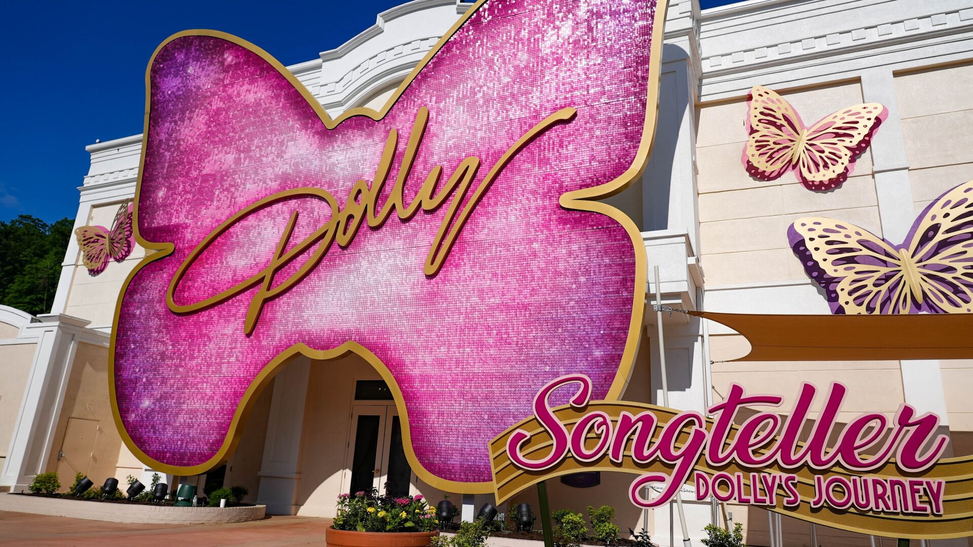 Dollywood: Dolly Parton’s popular theme park turns 40