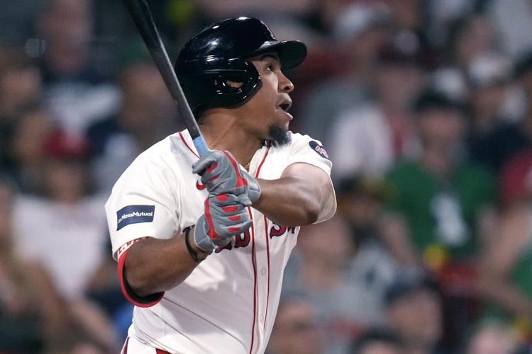 Valdez hits a key 2-run double to help the Red Sox rally past the ...