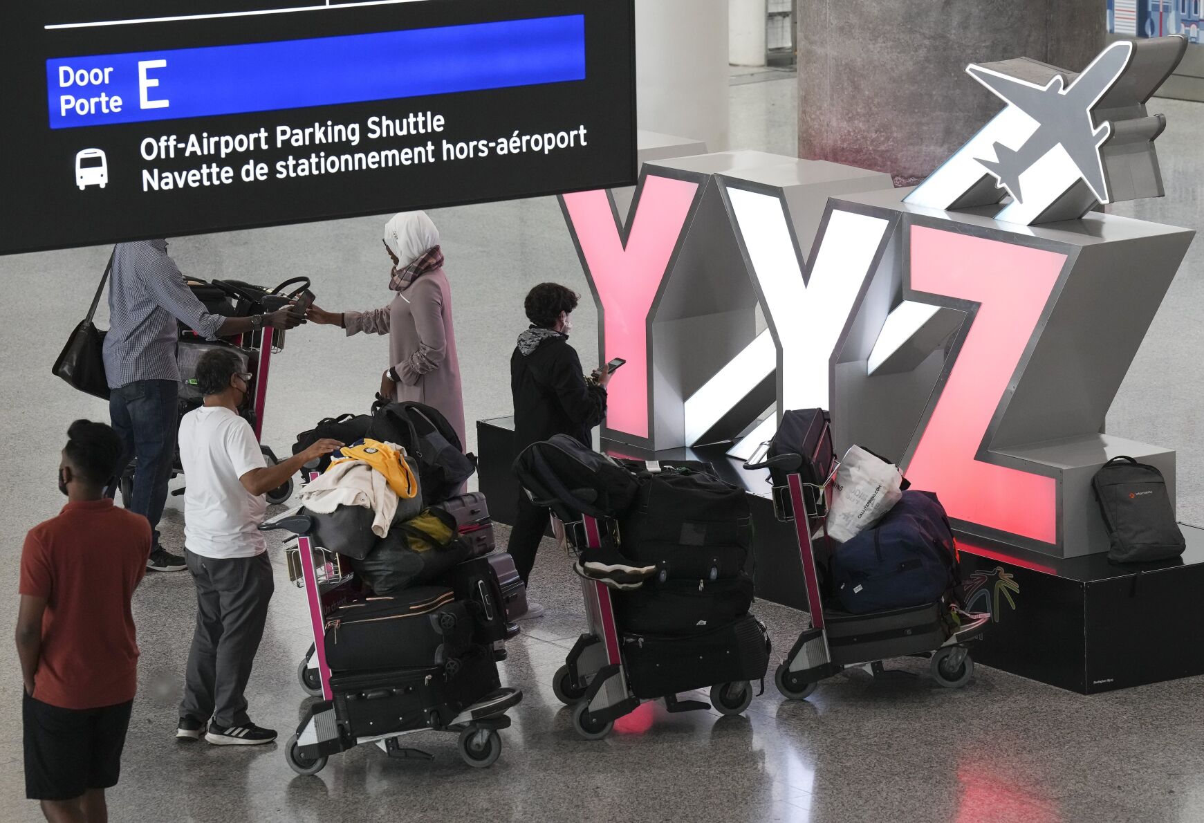 Canadian airline introduces new $1 base fare
