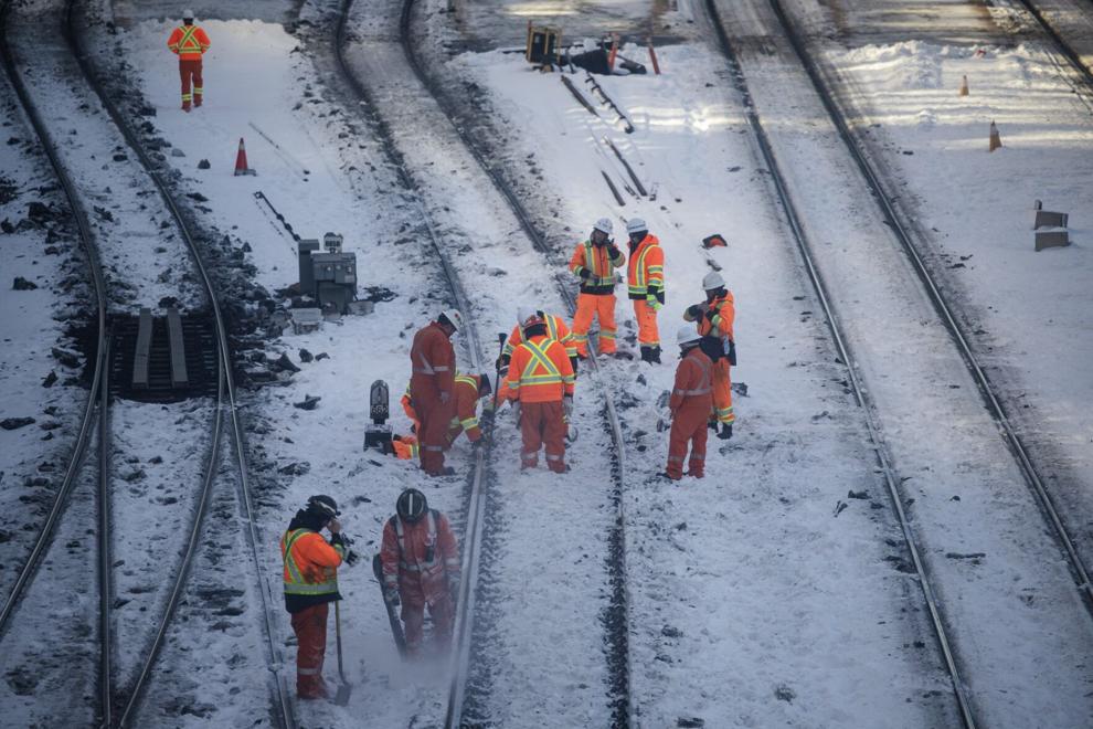 Derailment at Toronto’s Union Station causes GO train delays