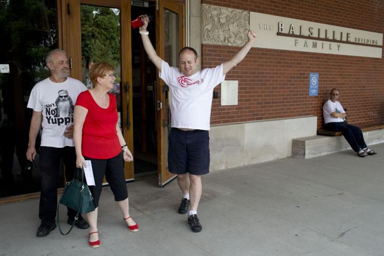 Special Olympics athlete with cancer just can’t quit