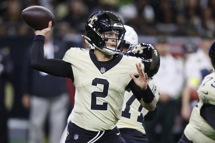 Murray throws 2 TD passes to help the Cardinals hold on 20-13 in Saints ...