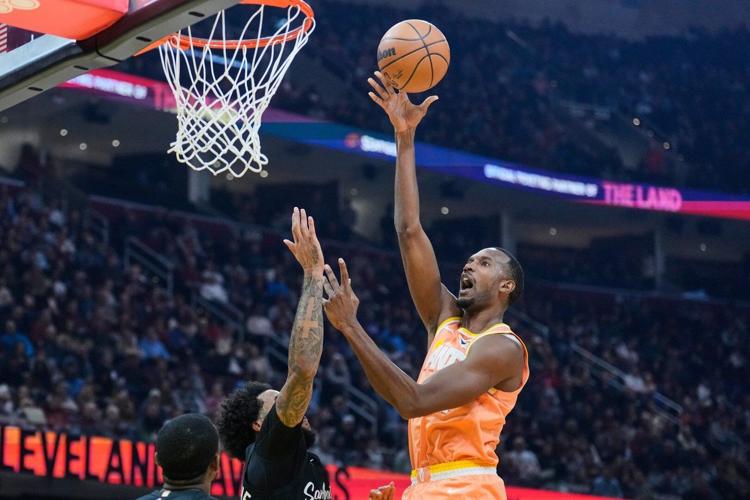 Donovan Mitchell scores 28 points, Cavaliers beat Spurs 130-117