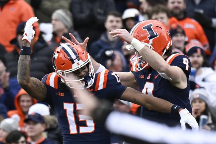 Josh McCray runs for three TDs to lead Illinois to a 38-16 win over ...