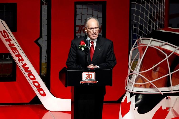 Mike ‘Doc’ Emrick, beloved voice of hockey in US, retires