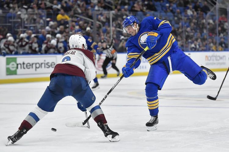 Artturi Lehkonen's late goal caps Avalanche's 5-goal rally in 5-4 win ...