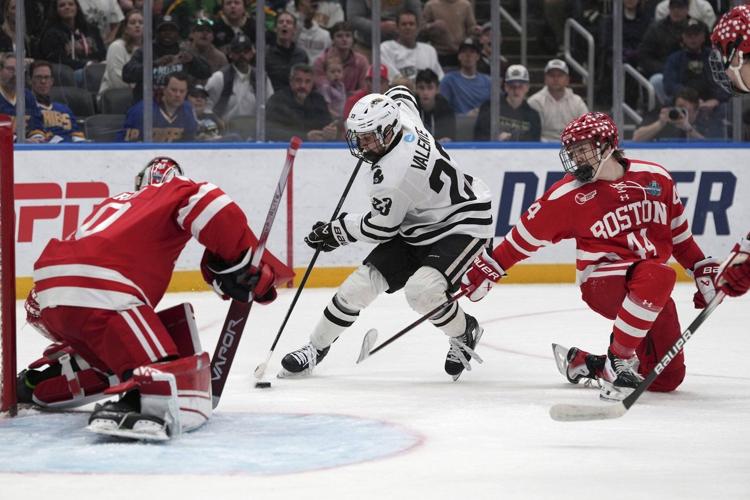 Western Michigan wins its 1st Frozen Four hockey title, beating Boston ...