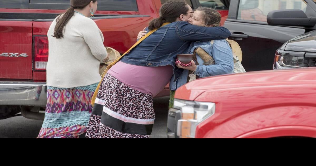 Family of Chantel Moore greeted by dignitaries on arrival in New Brunswick