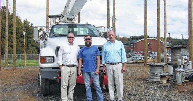 Fallen Linemen Foundation Provides Scholarships to College’s Thriving ...