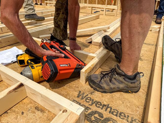 Habitat house on its way to a home | Economics | thestokesnews.com